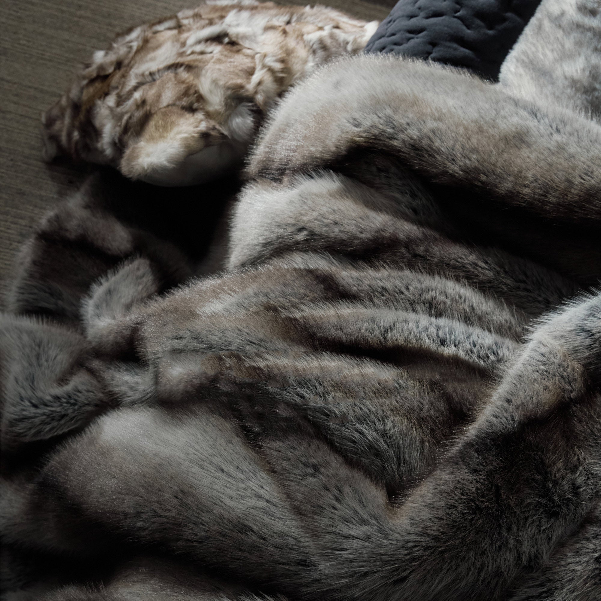 Luxury Faux Fox Fur Blanket | Eco-Friendly Yedwo Design – YEDWO