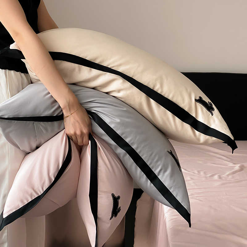 Luxury Rabbit Embroidered Satin Cotton Duvet Cover Set | Yedwo – YEDWO